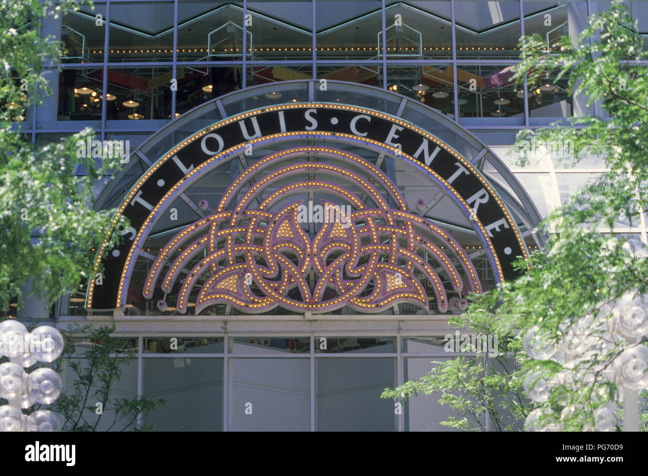 1988 HISTORICAL ST LOUIS CENTER MALL ST LOUIS MISSOURI USA Stock Photo ...