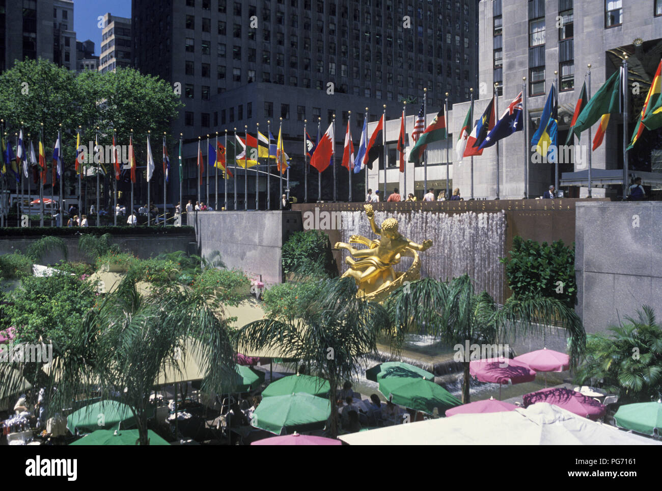 1989 HISTORICAL ROCKEFELLER CENTER (©RAYMOND HOOD 1939) MANHATTAN NEW ...