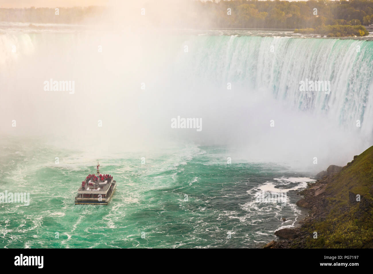 Niagara river boat hi-res stock photography and images - Alamy
