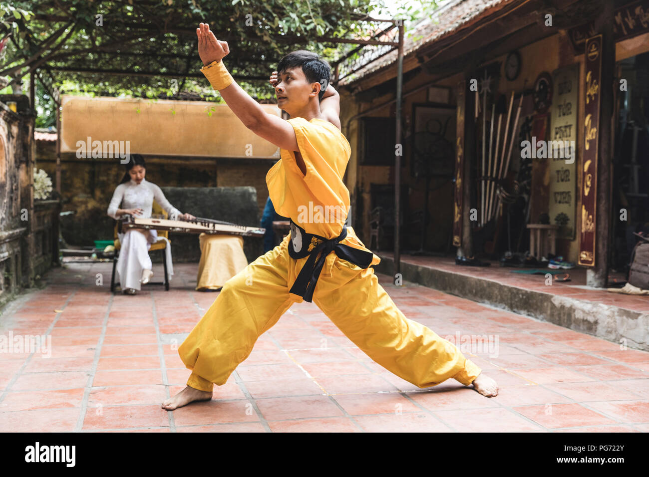 Kung fu man hi-res stock photography and images - Alamy