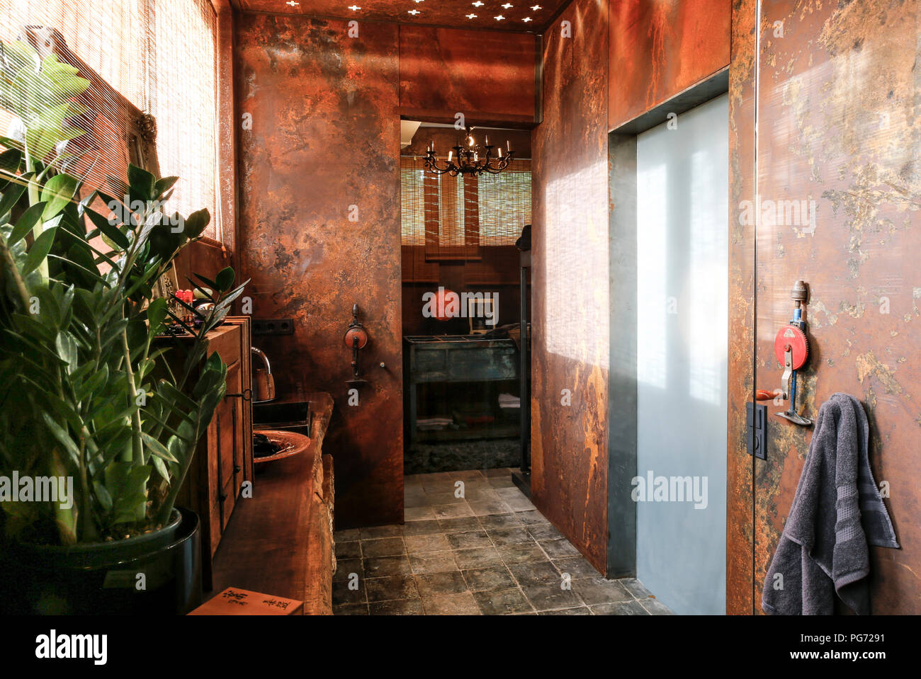 Wall cladding design old hi-res stock photography and images - Alamy