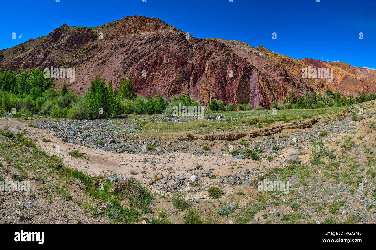 Red clay cliffs hi-res stock photography and images - Alamy