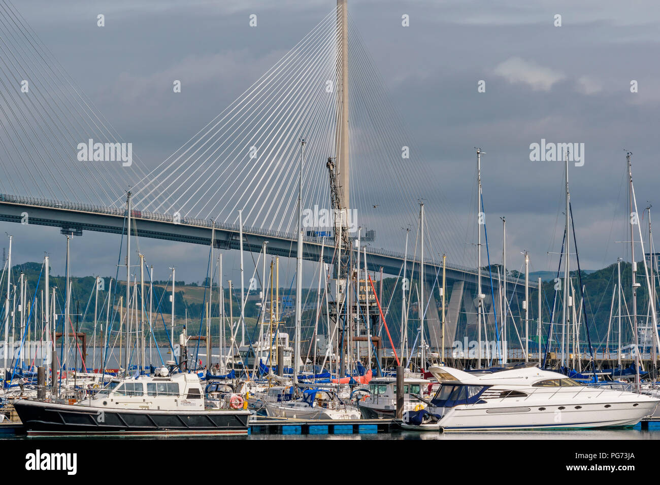 NEW FORTH ROAD BRIDGE QUEENSFERRY CROSSING THE BRIDGE AND YACHT MARINA ...