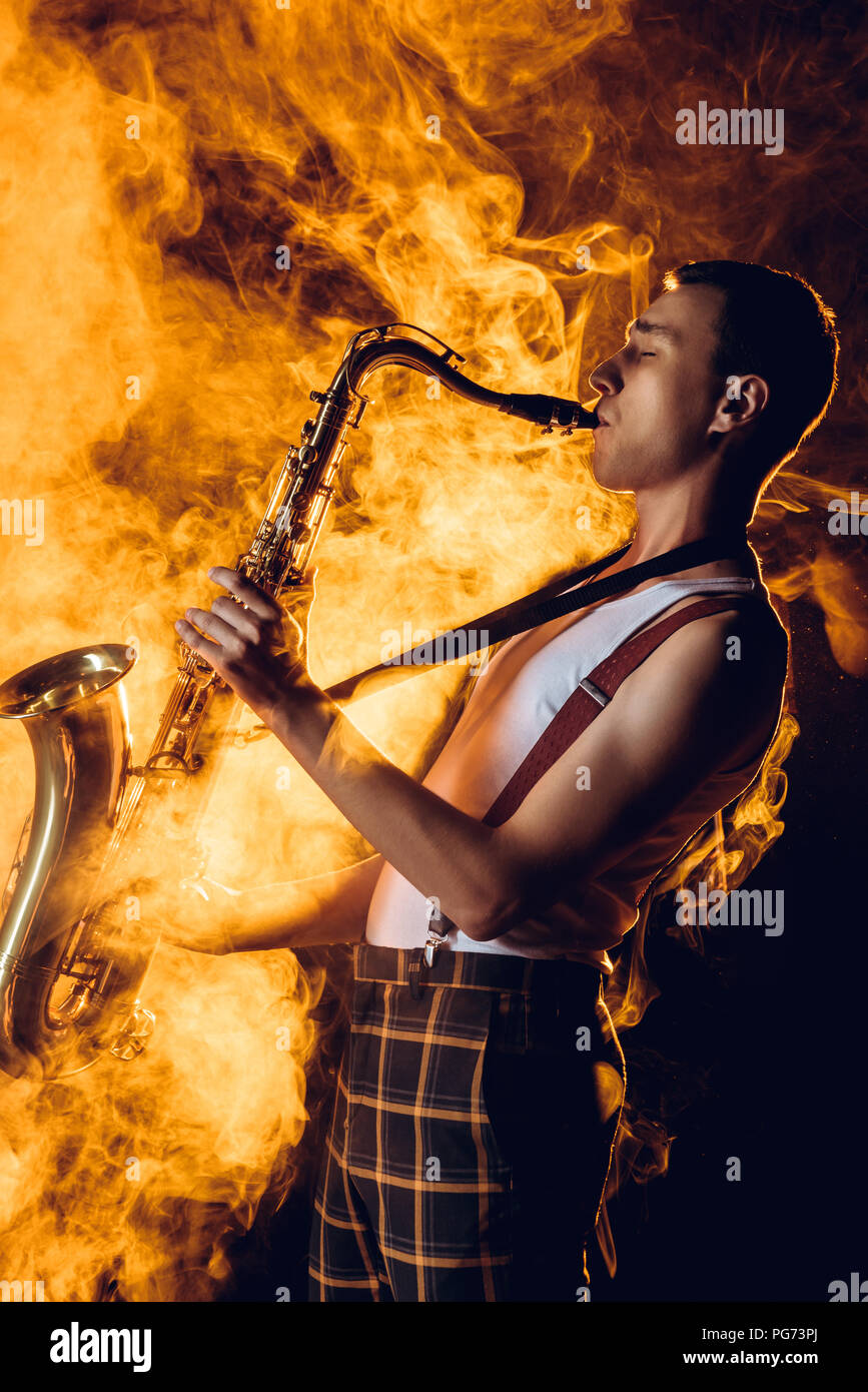 Saxophonist backlit hi-res stock photography and images - Alamy