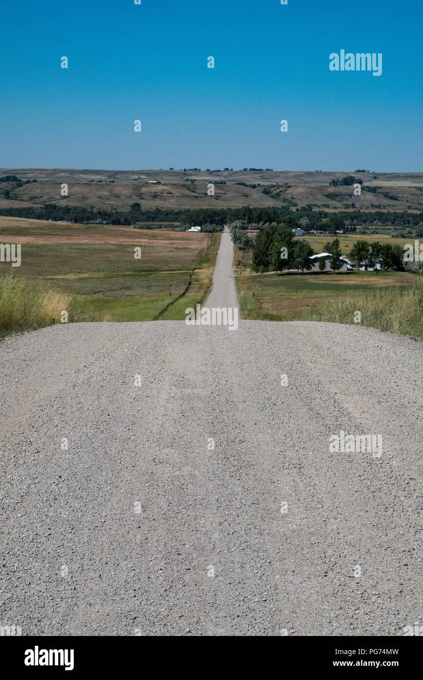Gravel road perspective hi-res stock photography and images - Alamy