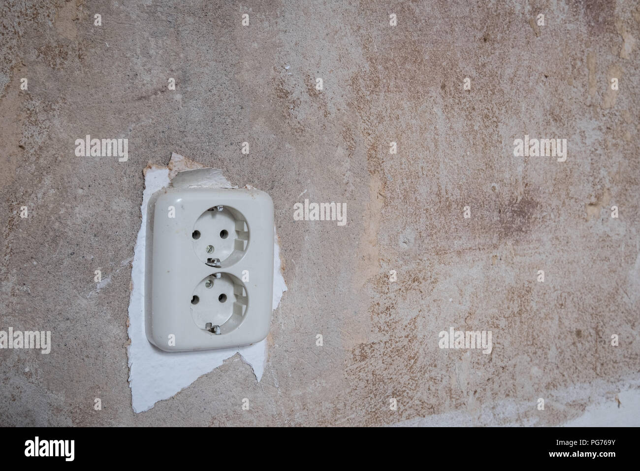Empty socket hi-res stock photography and images - Alamy