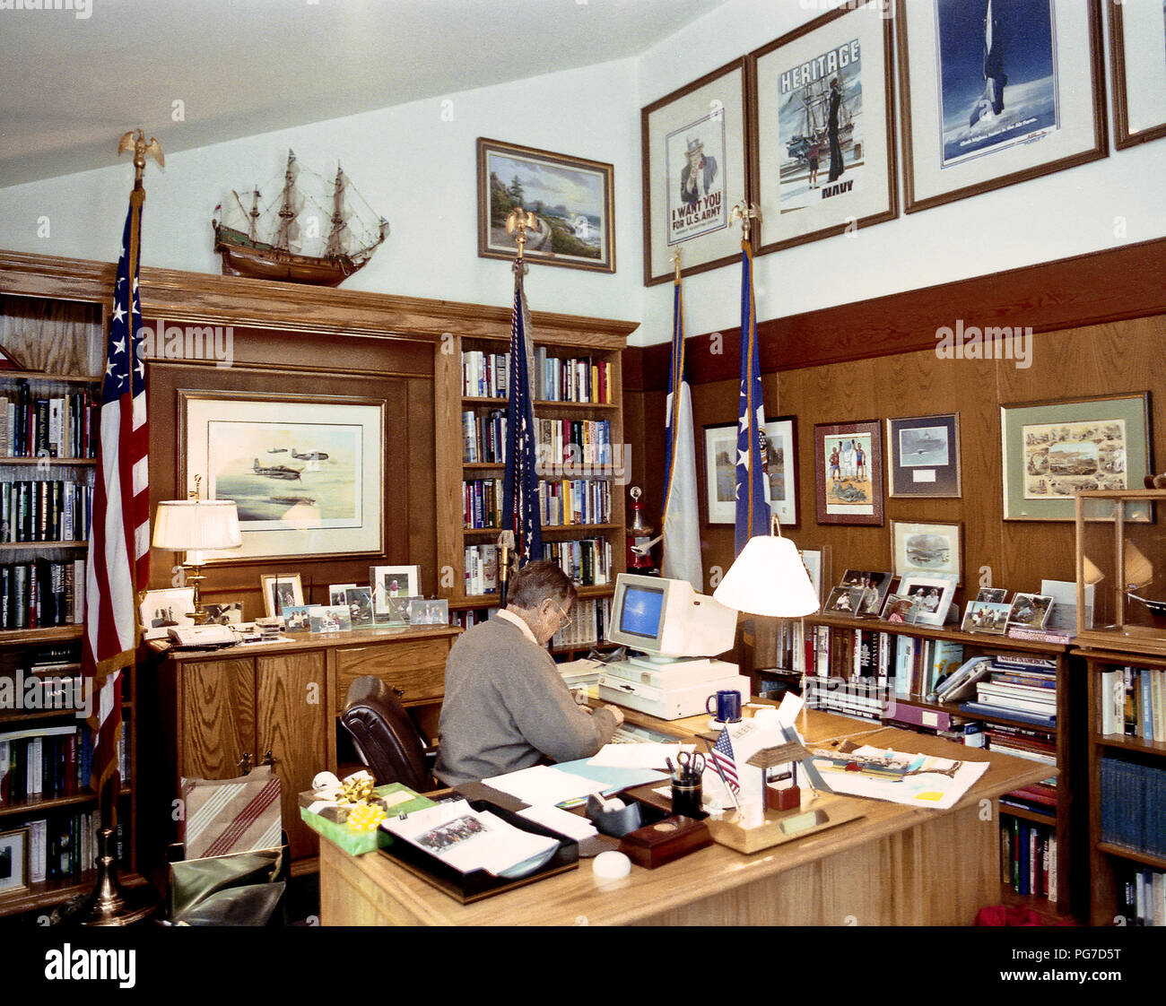 President Bush Works at the Computer in his Office at Camp David 12 19 ...