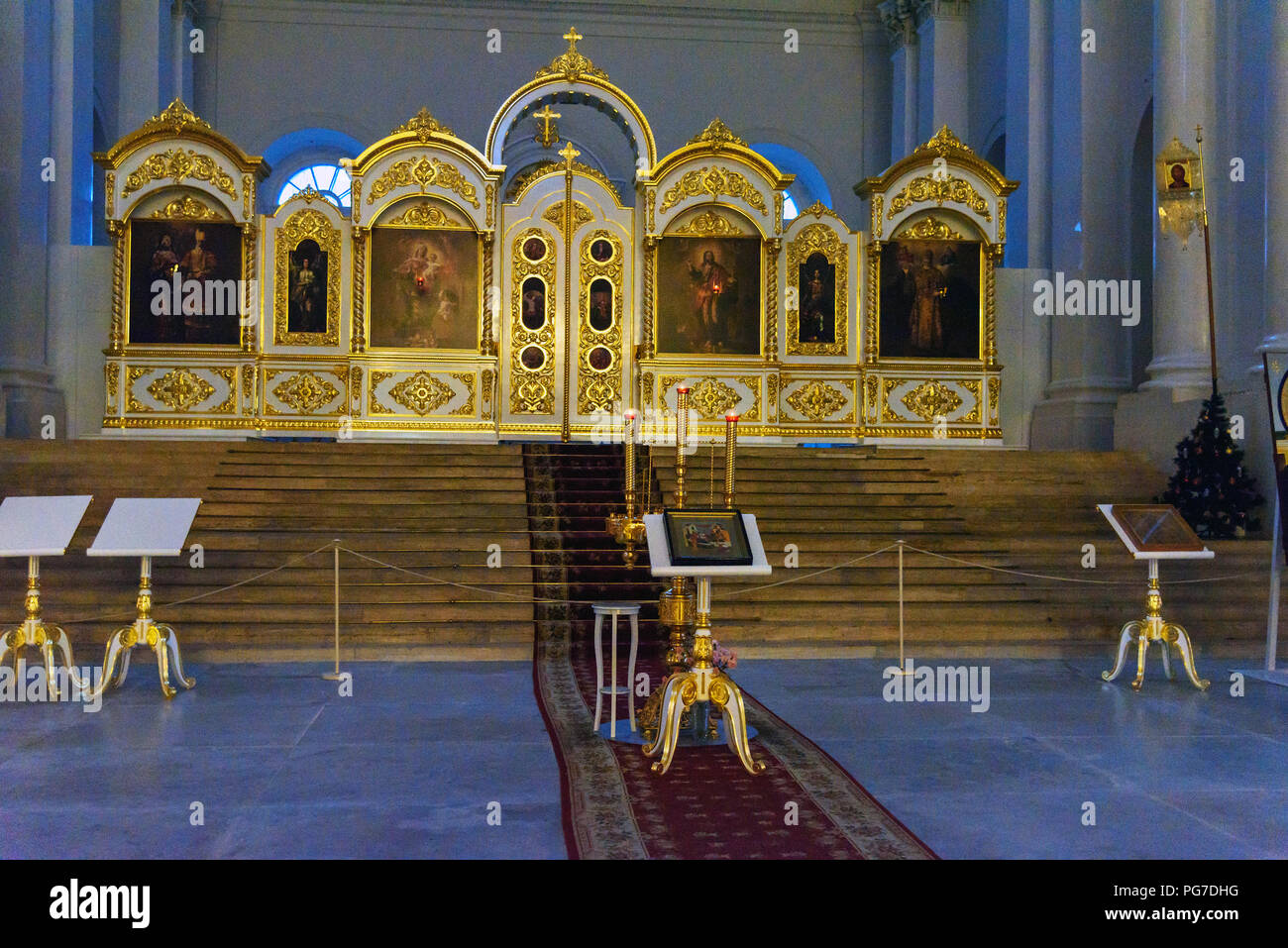 Saint Petersburg, Russia - January 5, 2018: Interior of Smolny ...