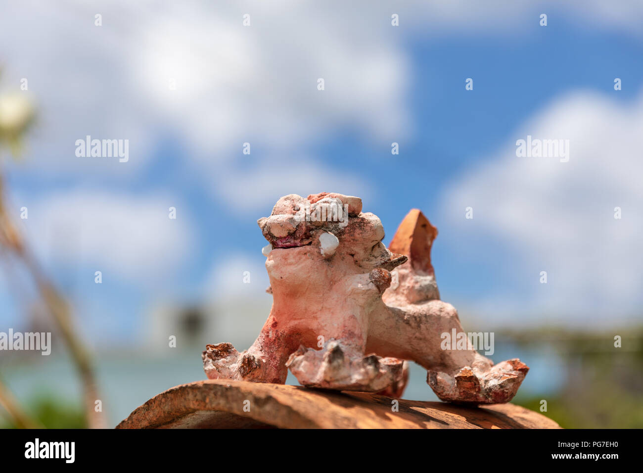 Okinawa shisa hi-res stock photography and images - Alamy