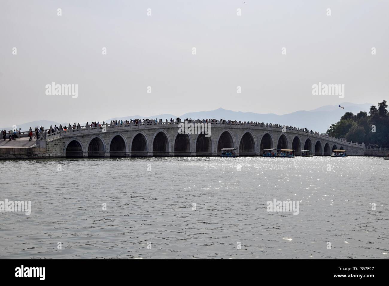 17 arch bridge hi-res stock photography and images - Alamy