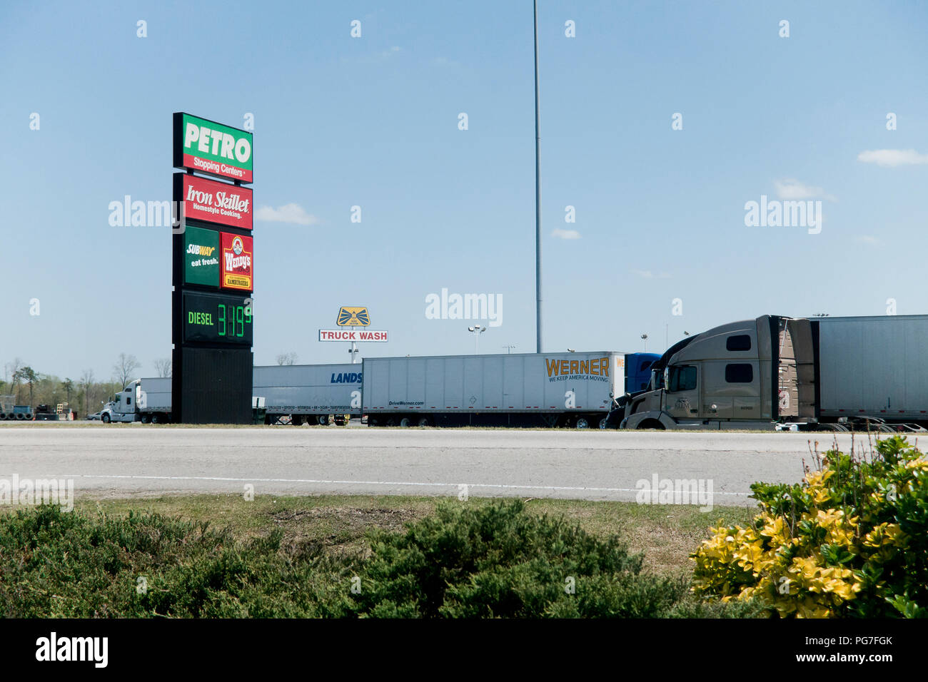Truck stop gas station (petrol station) - USA Stock Photo - Alamy