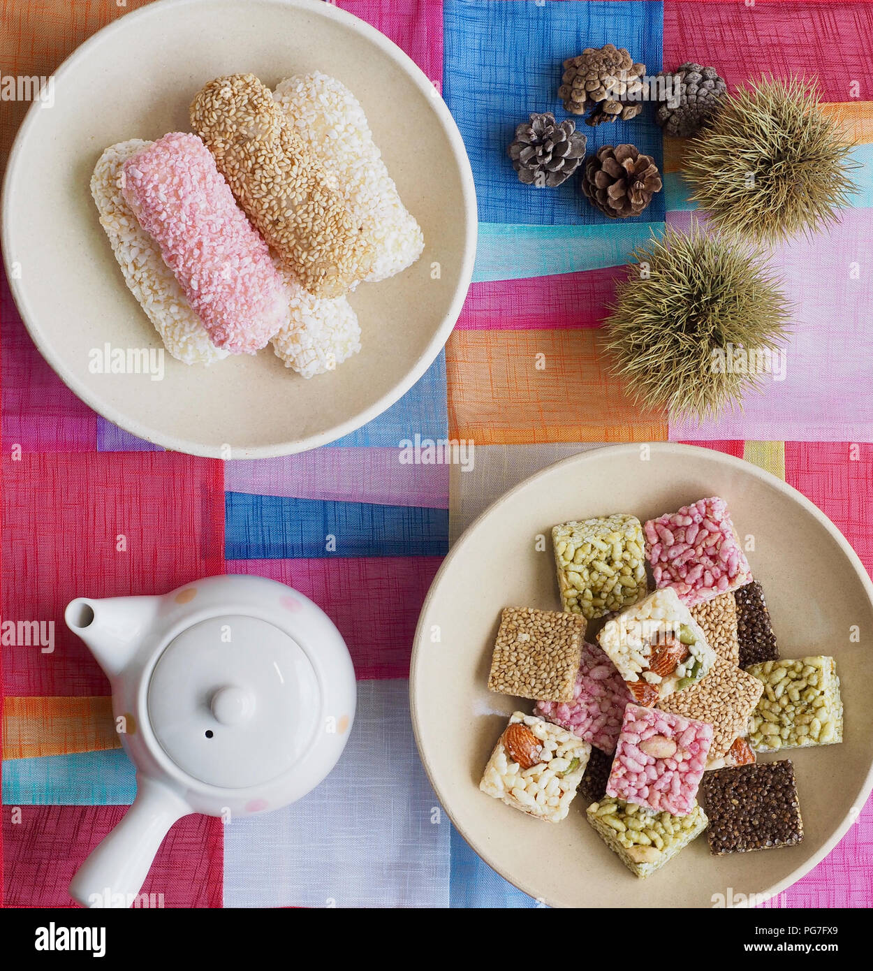 Traditional yugwa hi-res stock photography and images - Alamy