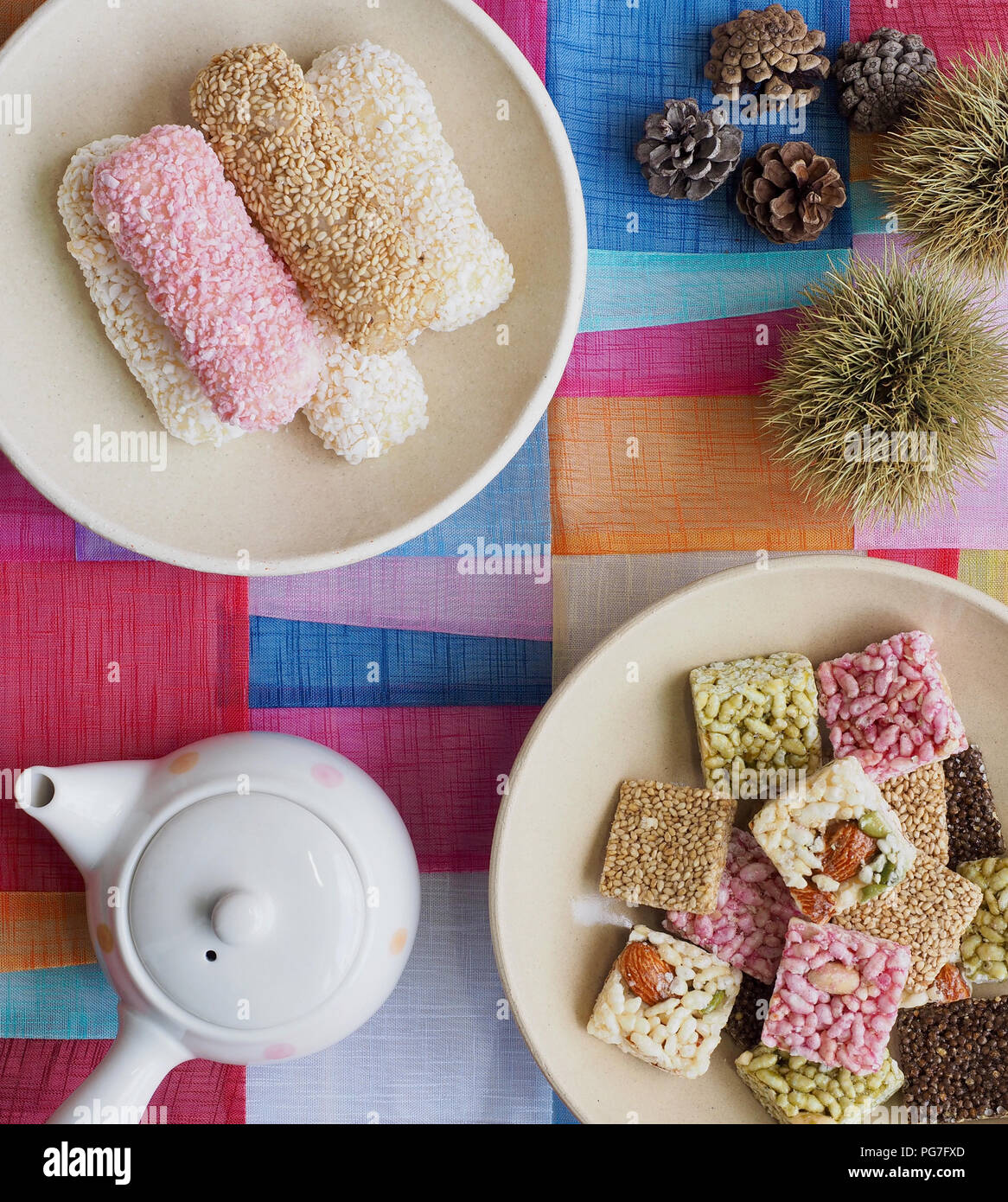 Traditional yugwa hi-res stock photography and images - Alamy