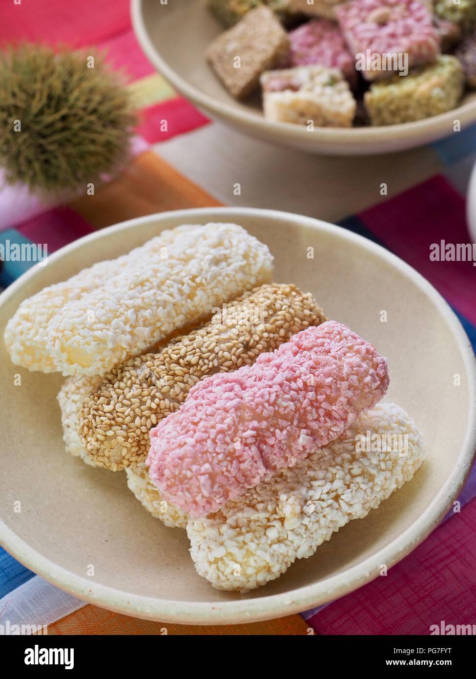 Traditional yugwa hi-res stock photography and images - Alamy