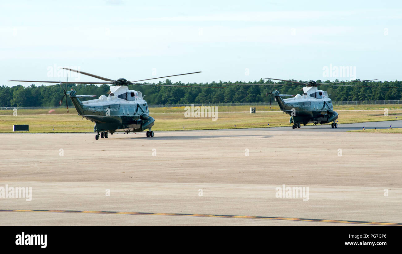 President Barack Obama arrived at Joint Base Cape Cod with wife ...