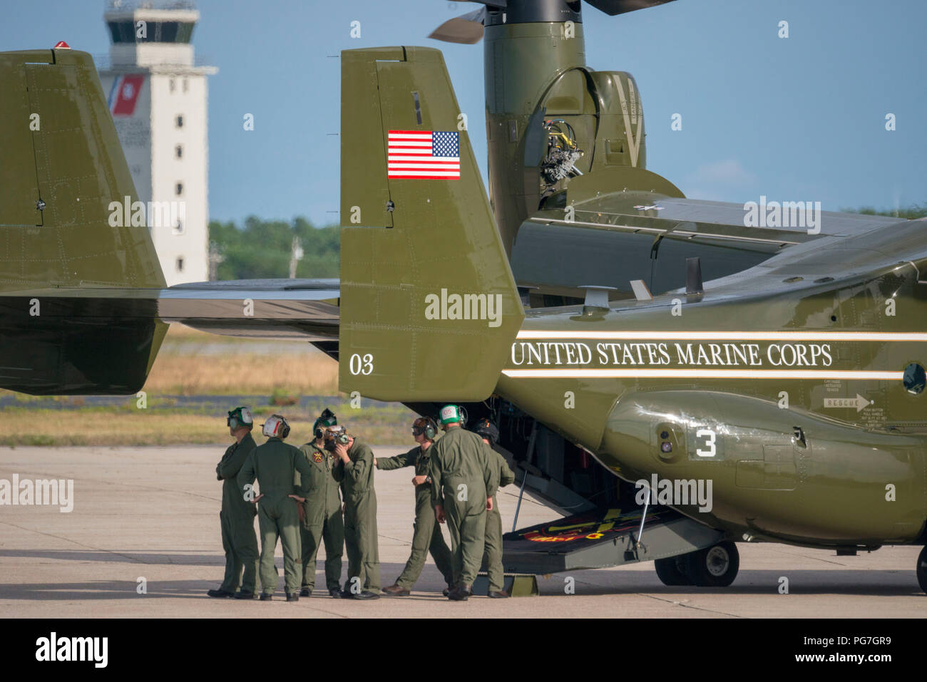 President Barack Obama arrived at Joint Base Cape Cod with wife ...