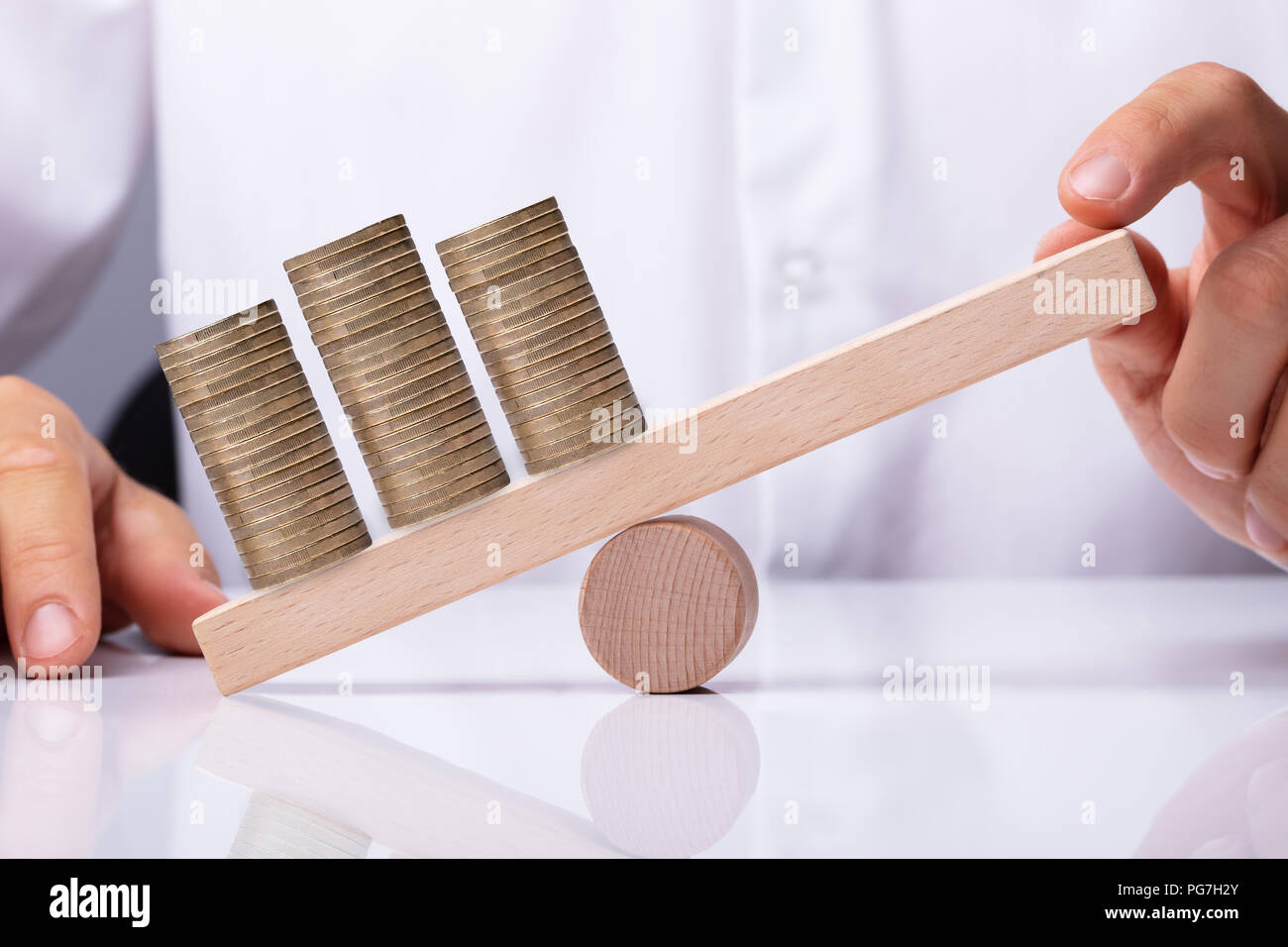 3d person balance scale hi-res stock photography and images - Alamy
