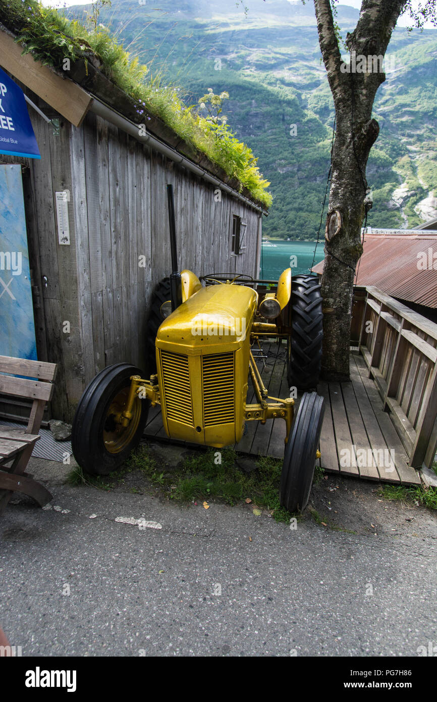 Rock island tractor hi-res stock photography and images - Alamy