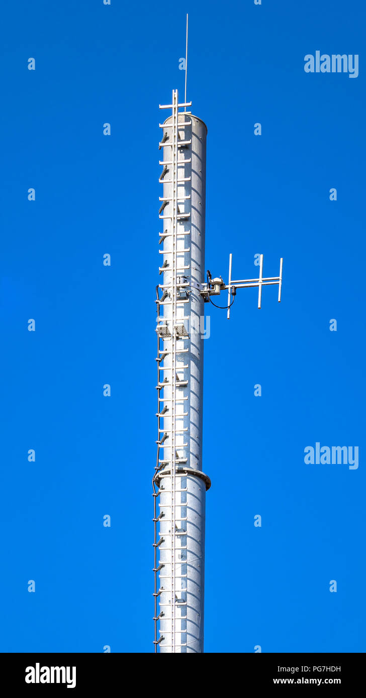 Broadcasting data hi-res stock photography and images - Alamy