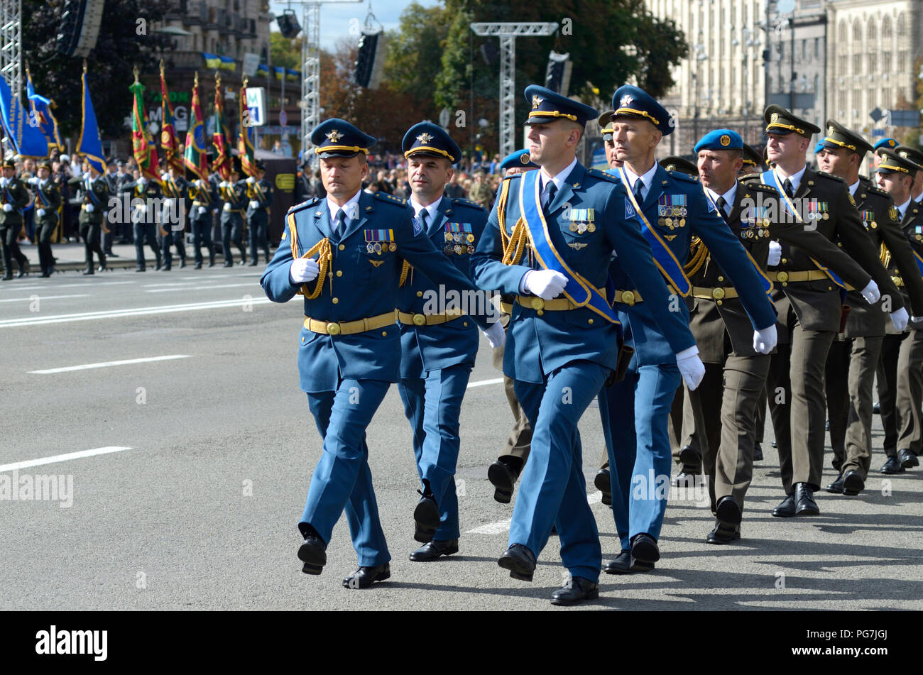 Ukrainian National guards marching on a square during military parade ...