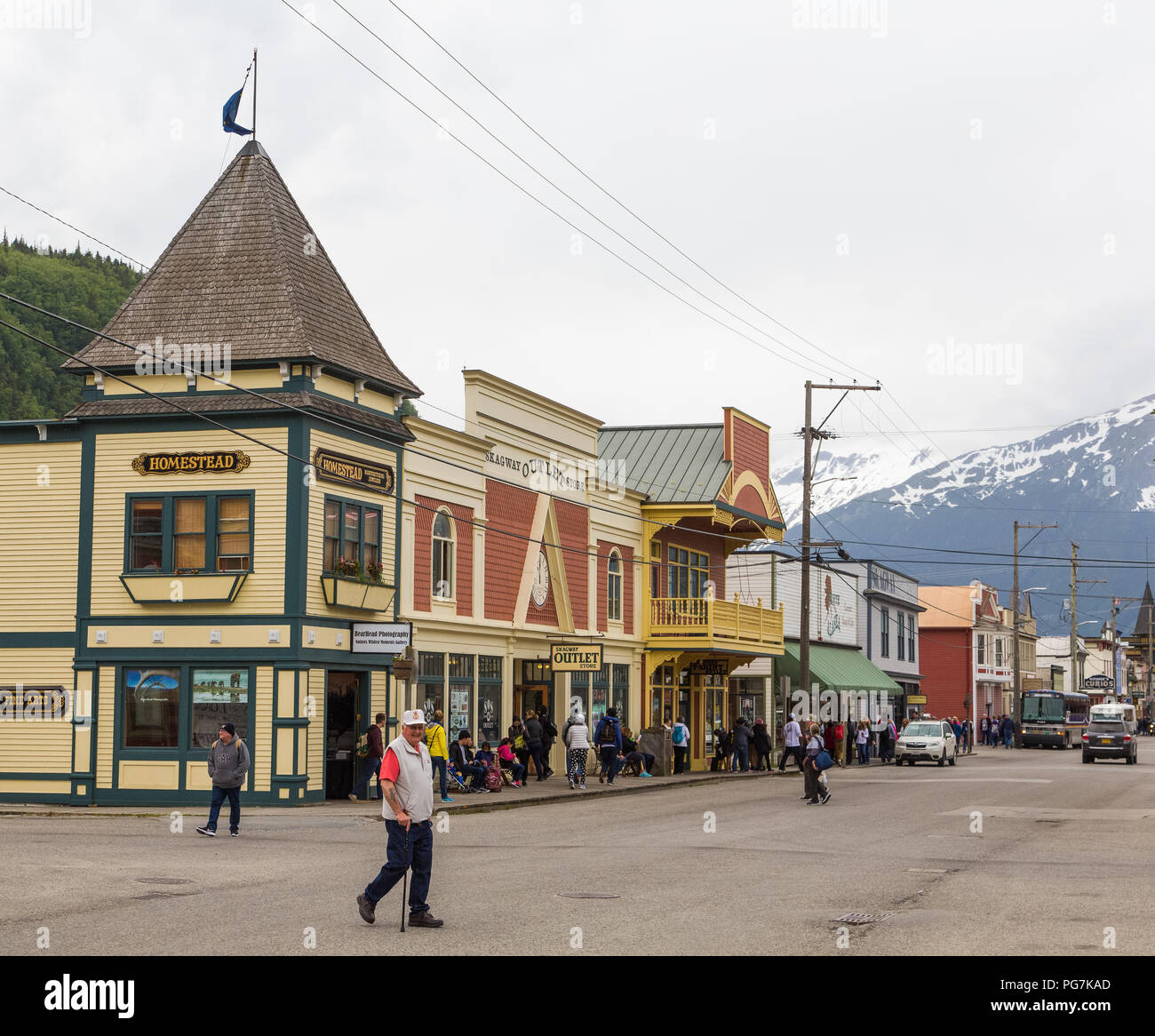 Full of shops hi-res stock photography and images - Alamy