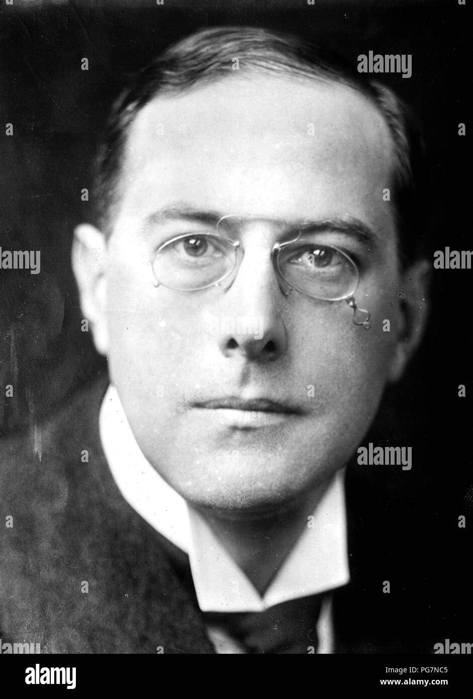 Hugh chisholm hi-res stock photography and images - Alamy
