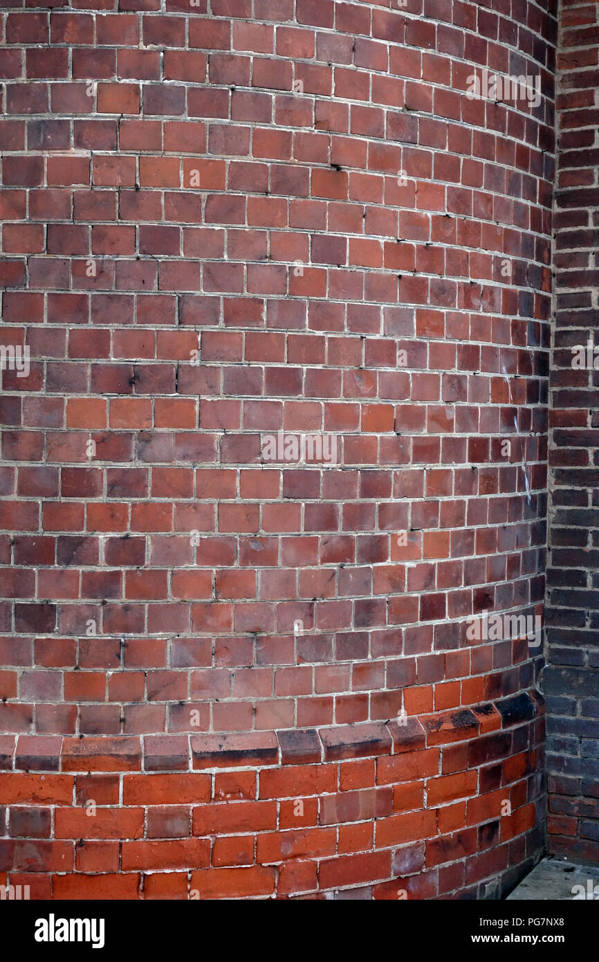 Curved brick wall hi-res stock photography and images - Alamy