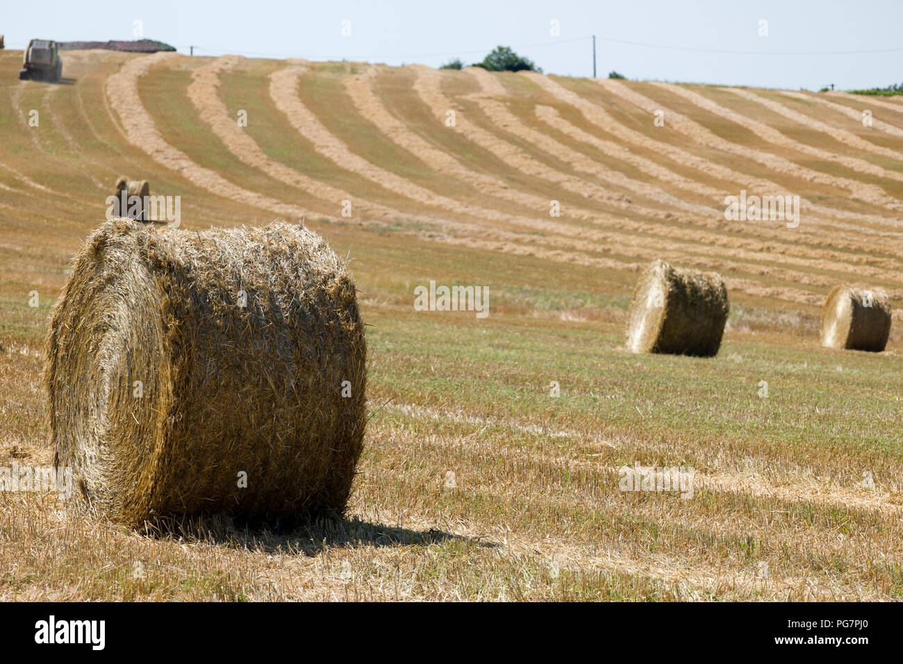 Hay baling hi-res stock photography and images - Alamy