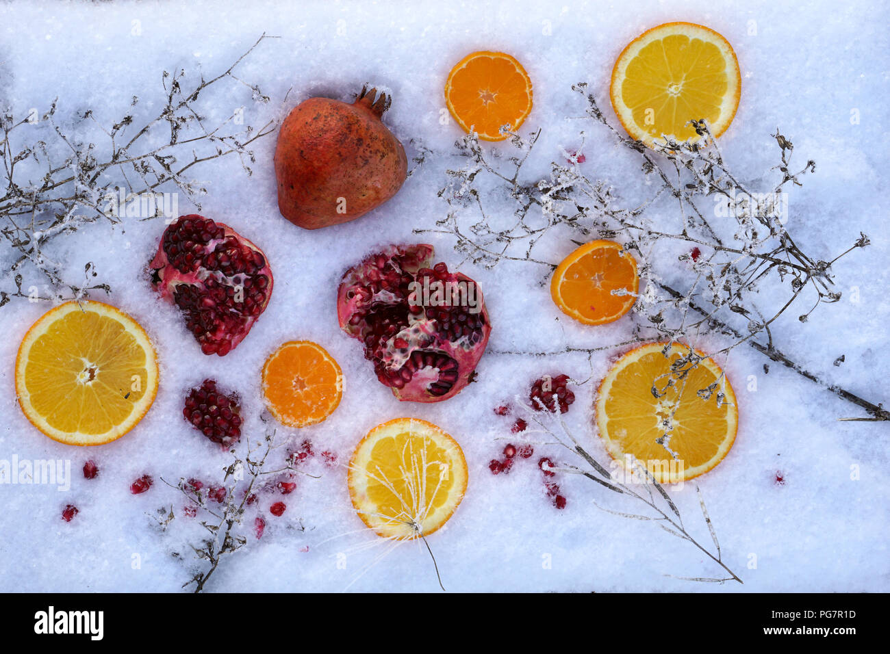 Mandarin orange snow hi-res stock photography and images - Alamy