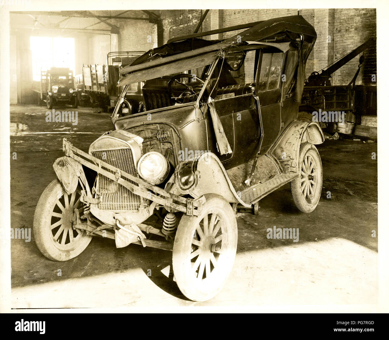 1920s car accident hi-res stock photography and images - Alamy