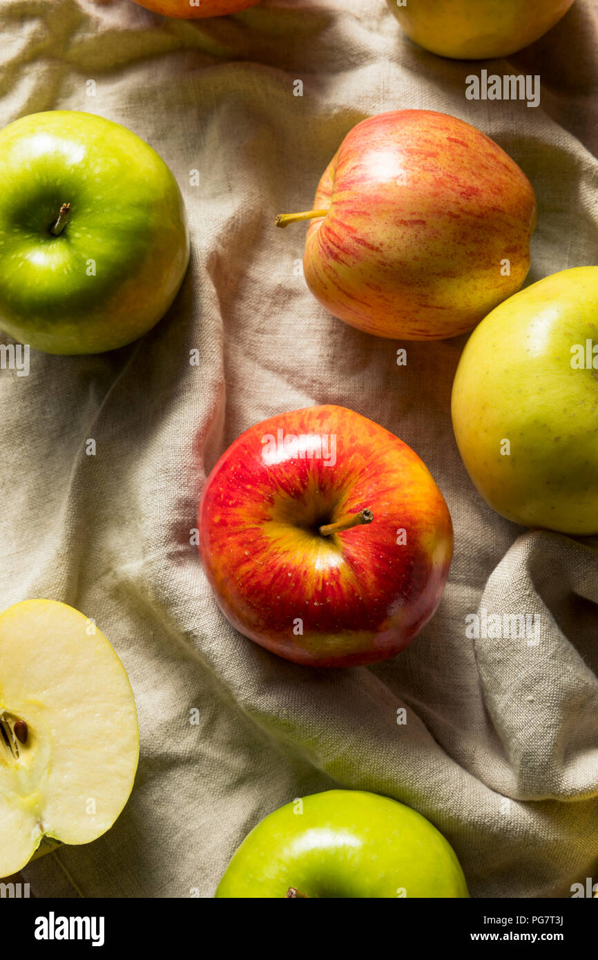 Raw Organic Assorted Apples Ready to Eat Stock Photo - Alamy