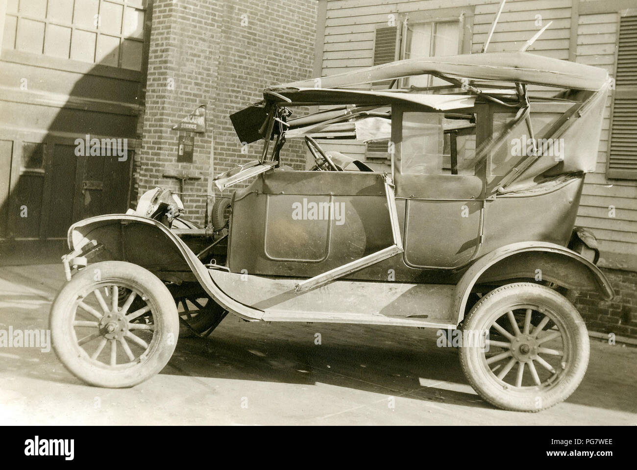 1920s car accident hi-res stock photography and images - Alamy
