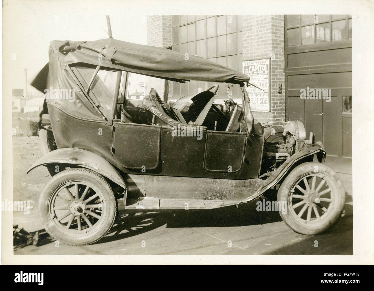 1920s car accident hi-res stock photography and images - Alamy