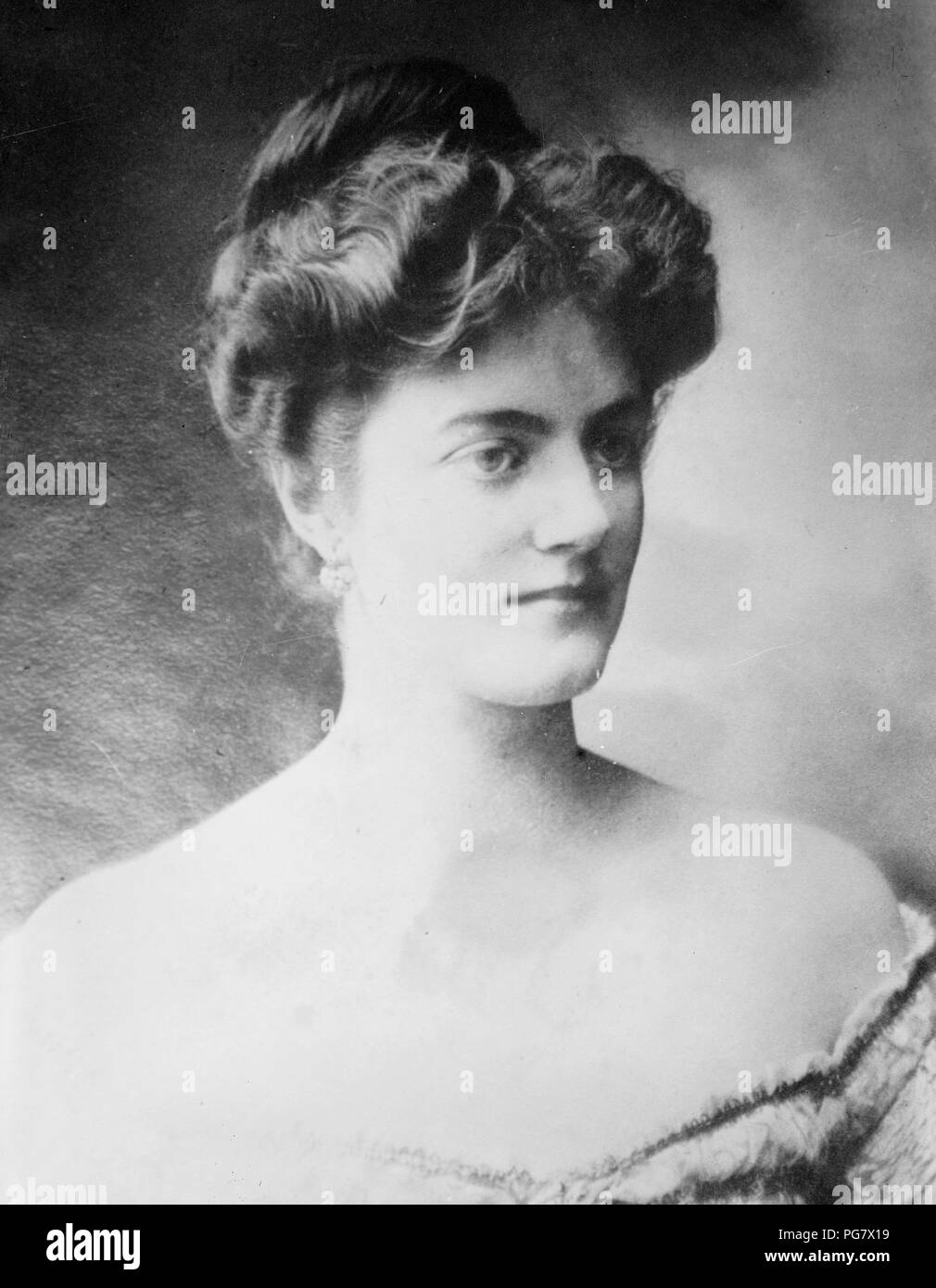 Mrs winston churchill hi-res stock photography and images - Alamy