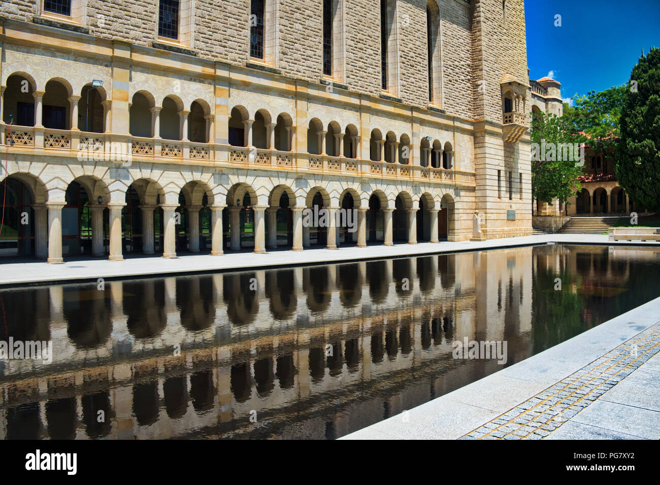 Winthrop hall uwa hi-res stock photography and images - Alamy