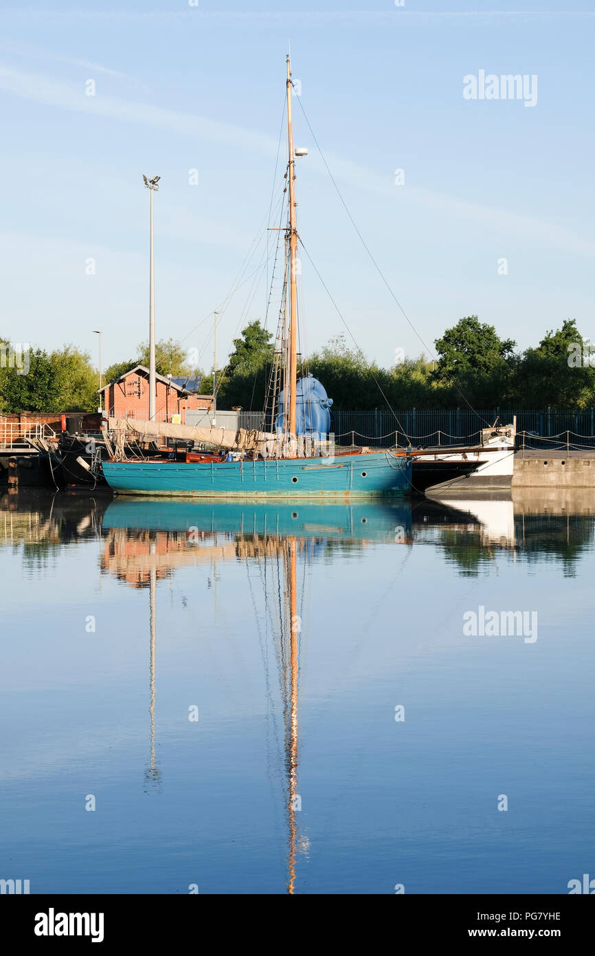 Gloucester docks bristol channel pilot cutter hi-res stock photography ...