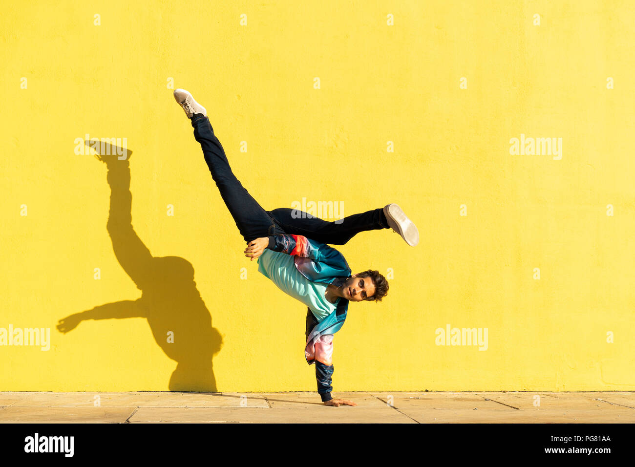 Man doing handstands hi-res stock photography and images - Alamy