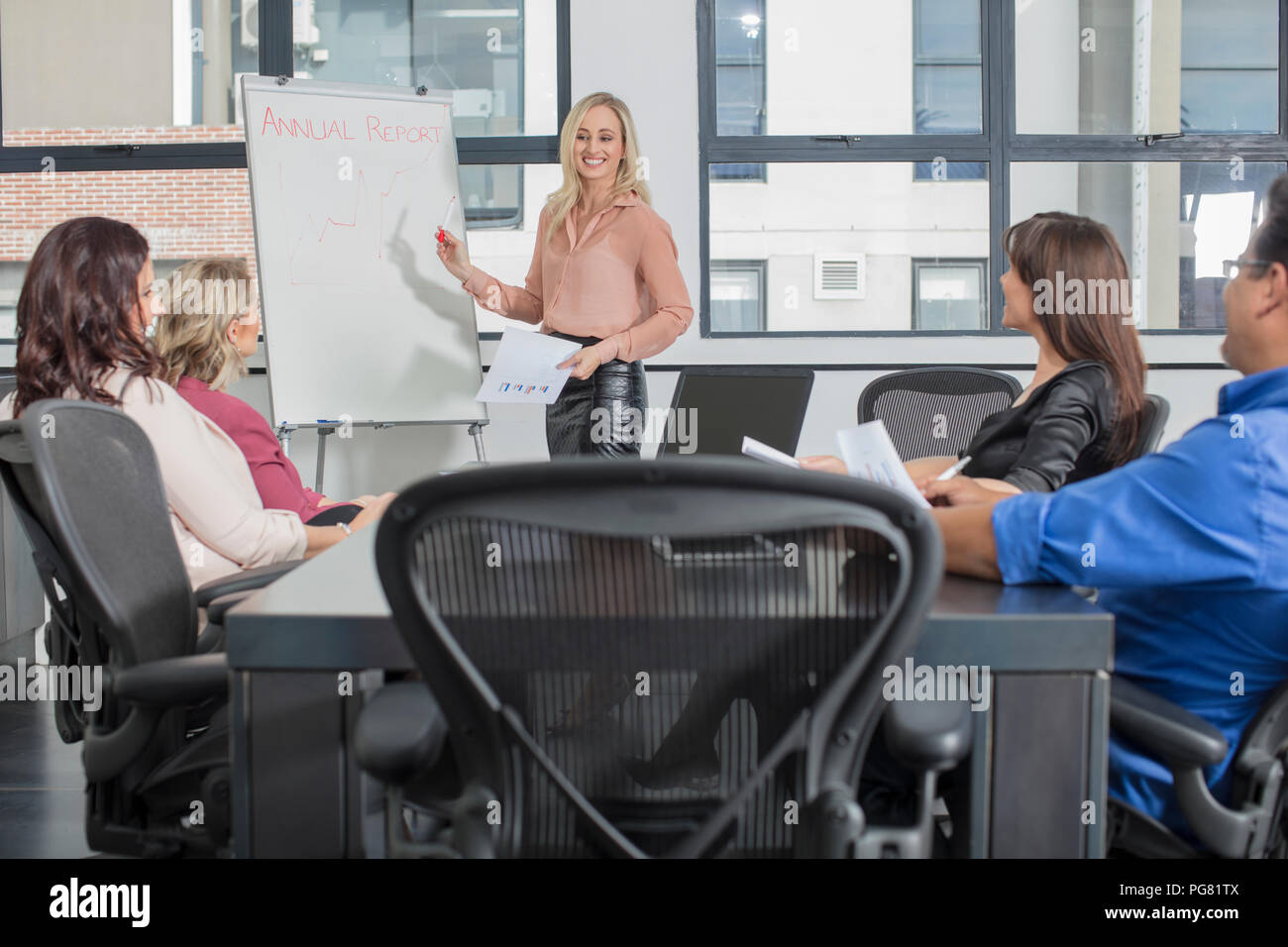 Woman speak chart hi-res stock photography and images - Alamy