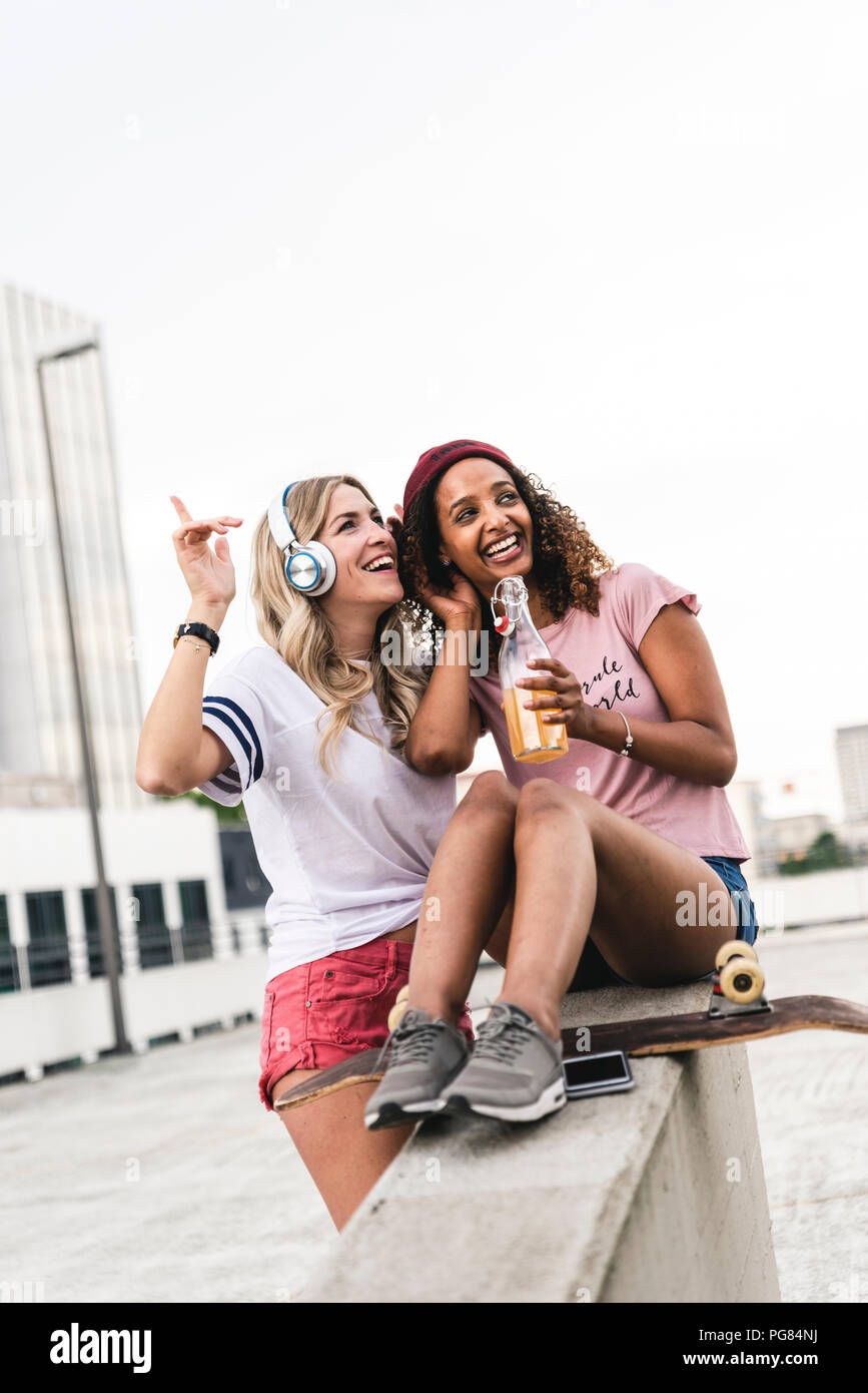 Listen together hi-res stock photography and images - Alamy