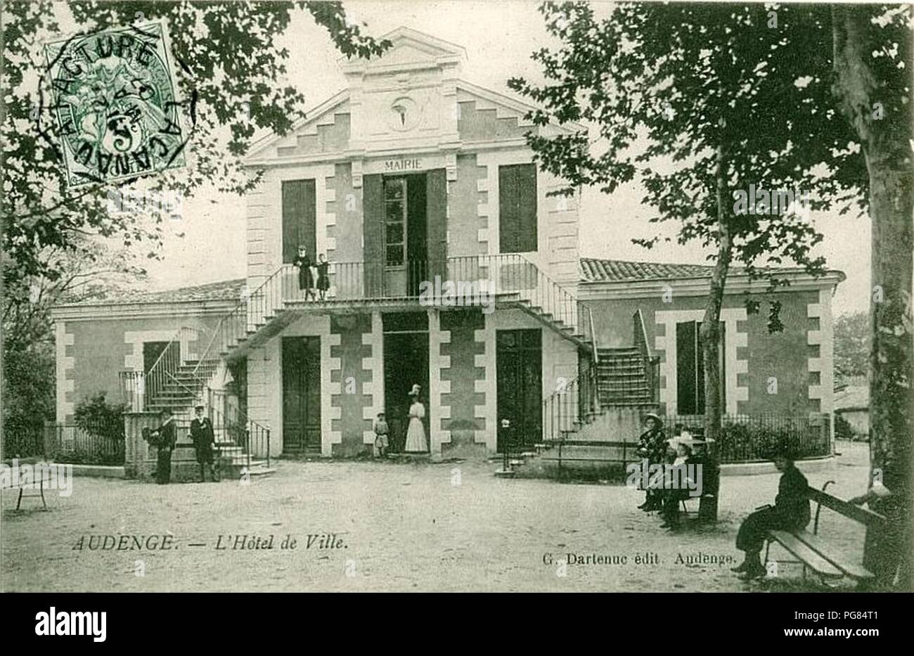 Audenge hi-res stock photography and images - Alamy