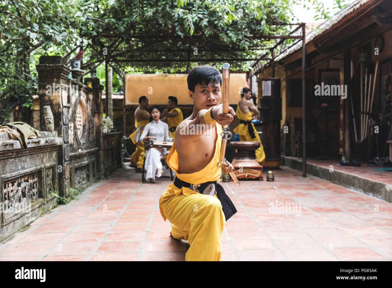 Kung fu man hi-res stock photography and images - Alamy