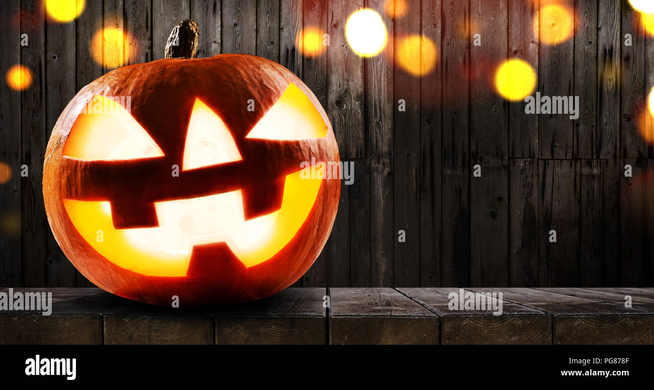 Halloween glowing pumpkin Stock Photo - Alamy