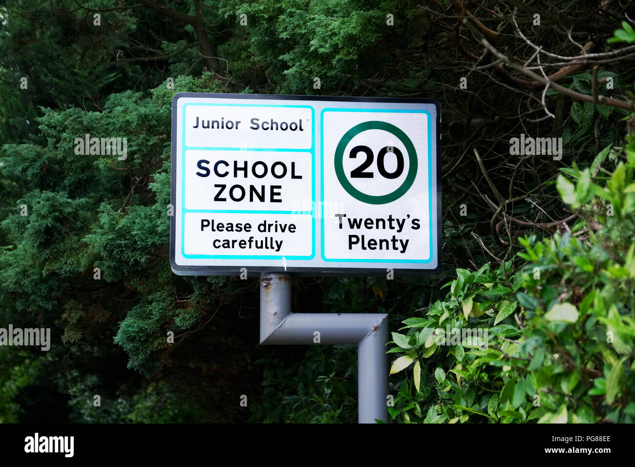School safety zone hi-res stock photography and images - Alamy