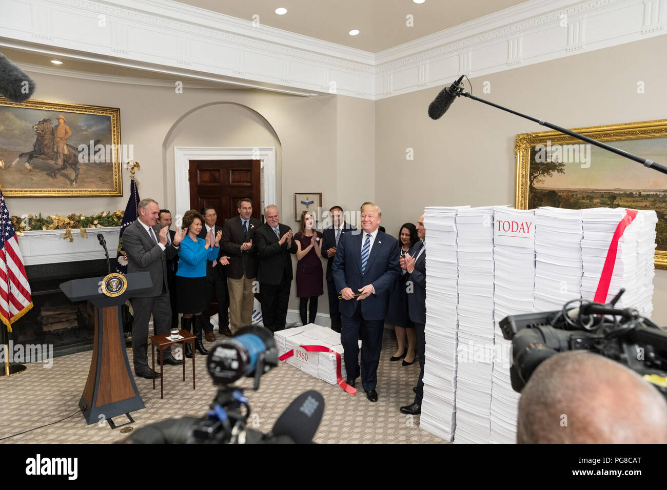 Federal overreach hi-res stock photography and images - Alamy