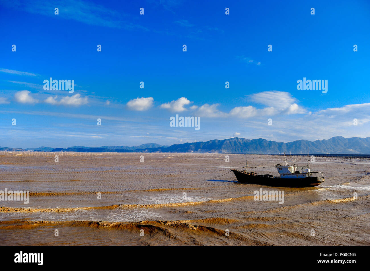 Xiapu. 23rd Aug, 2018. Photo taken on Aug. 23, 2018 shows the seaside ...