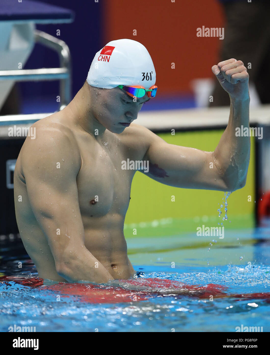 Jakarta, Indonesia. 24th Aug, 2018. Sun Yang (R) of China celebrates ...