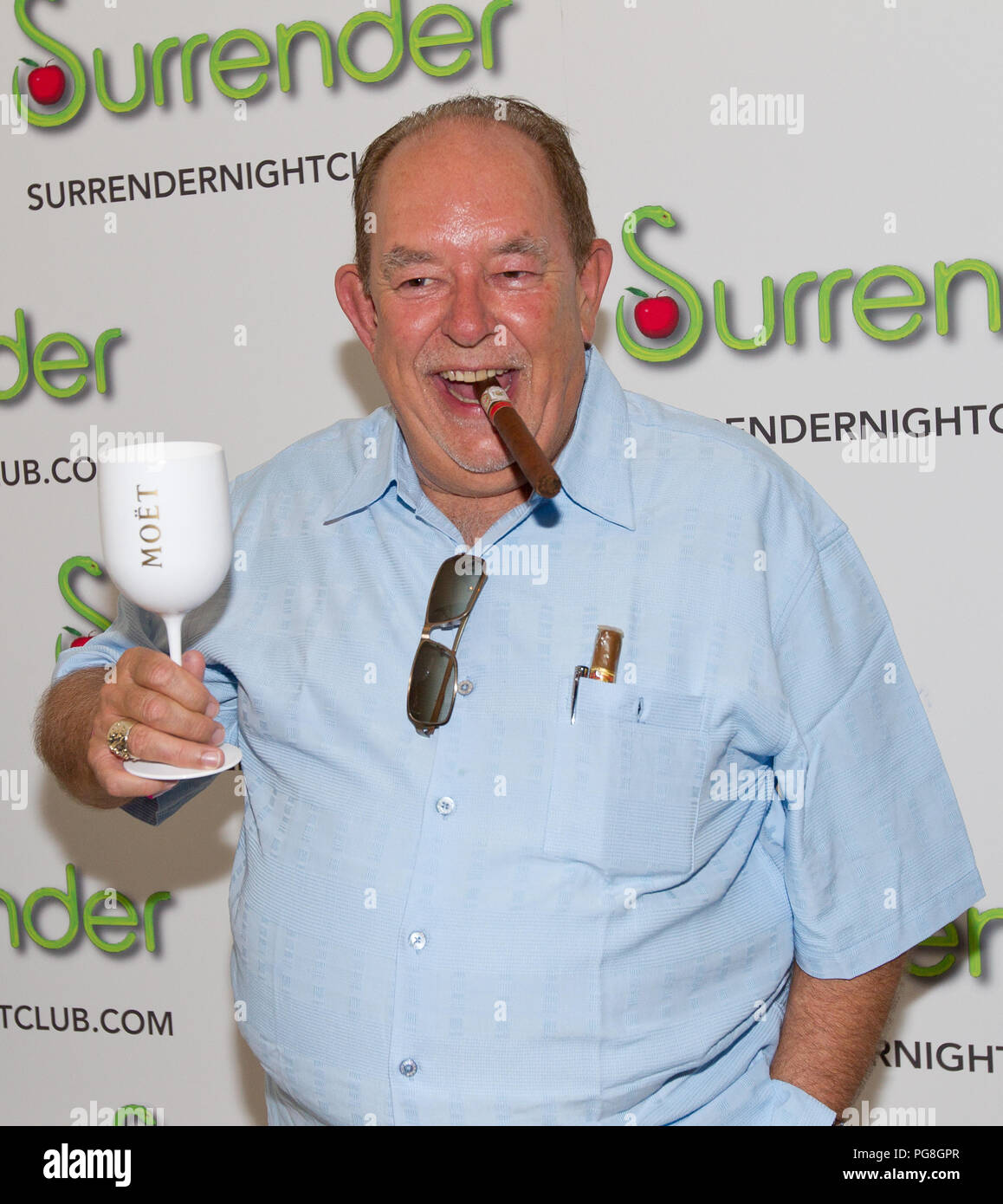 ***FILE PHOTO*** Robin Leach Has Passed Away at The Age of 76 Robin ...