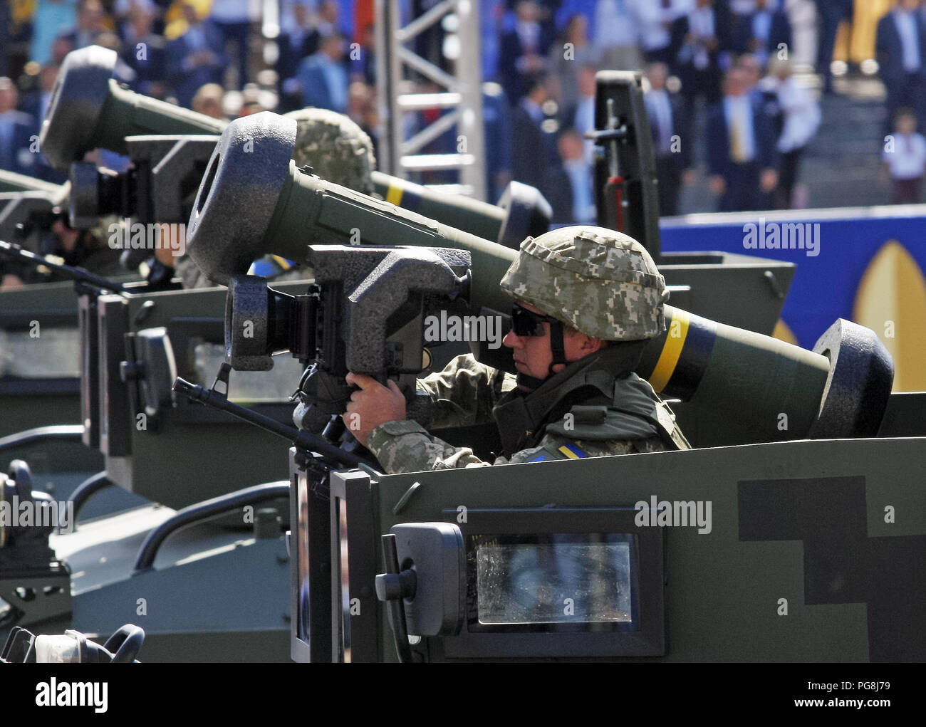 Javelin portable anti tank missile hi-res stock photography and images ...