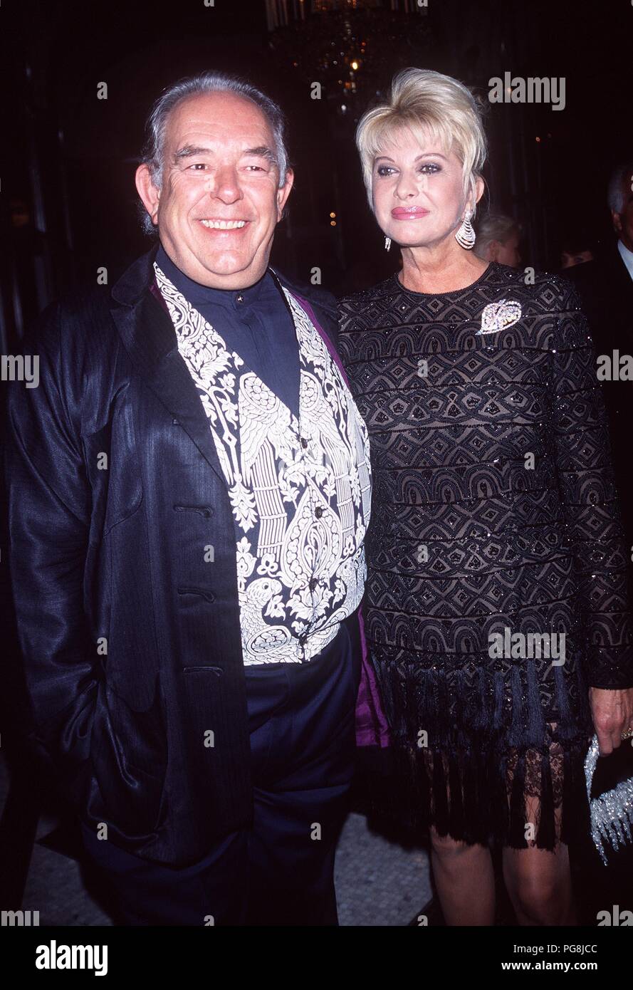 Robin leach hi-res stock photography and images - Alamy