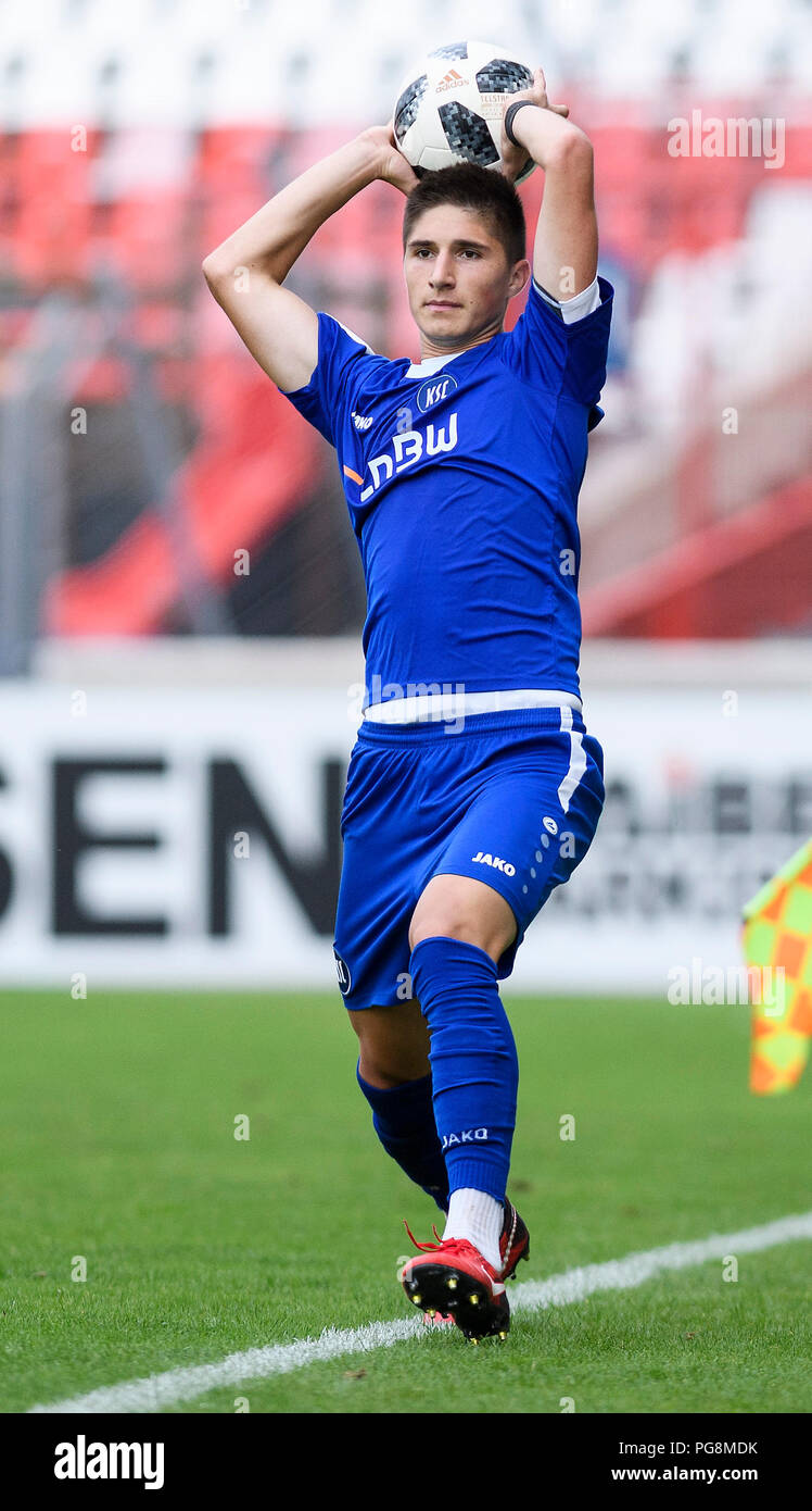 Single action, cut-out Mario Subaric (KSC) throws. GES / Football ...